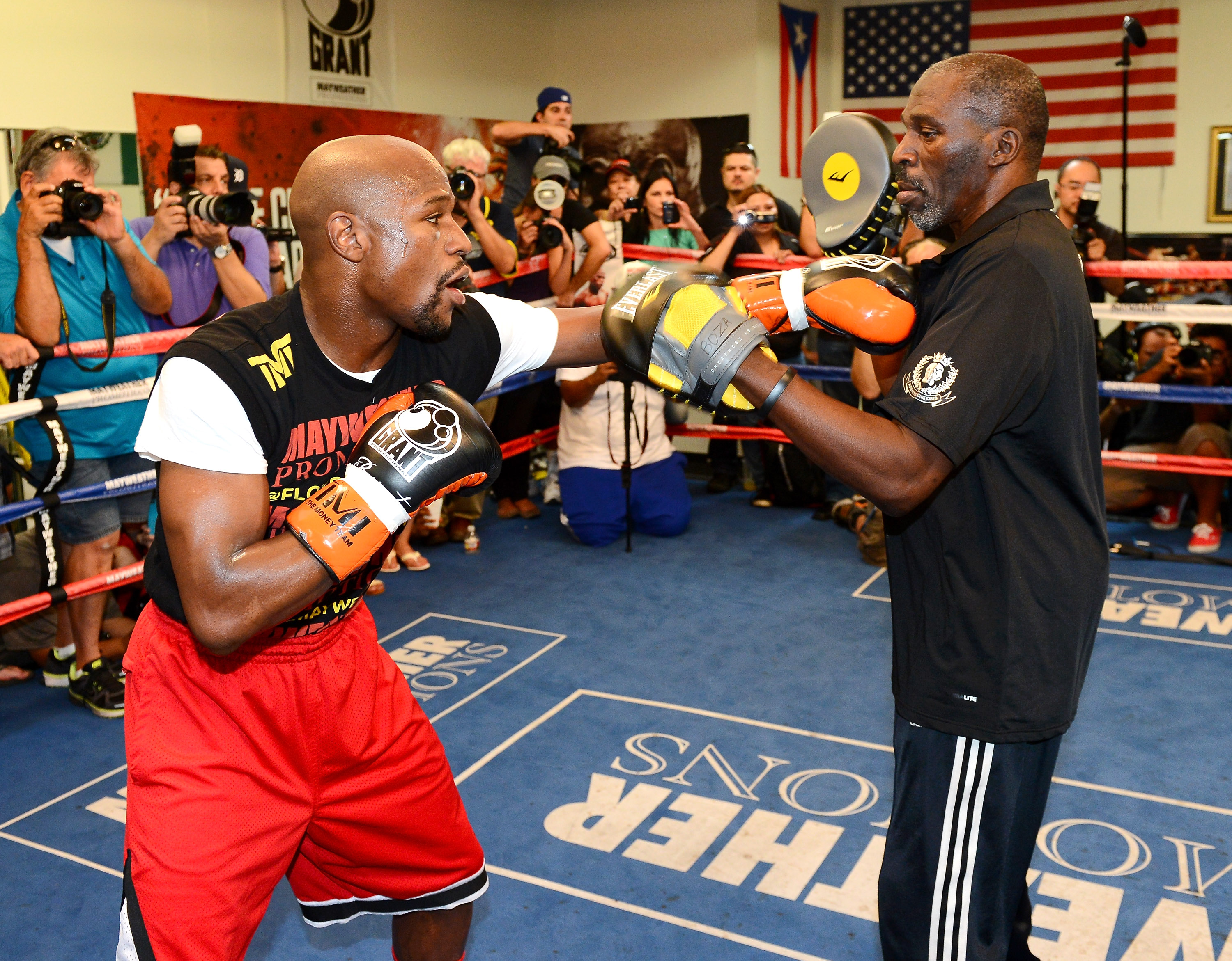 Floyd Mayweather Jr. : Un boxeur instinctif dédié à l’entraînement ...